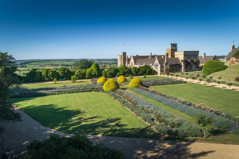 Rockingham Castle: A Visitors Guide - Rushton Hall