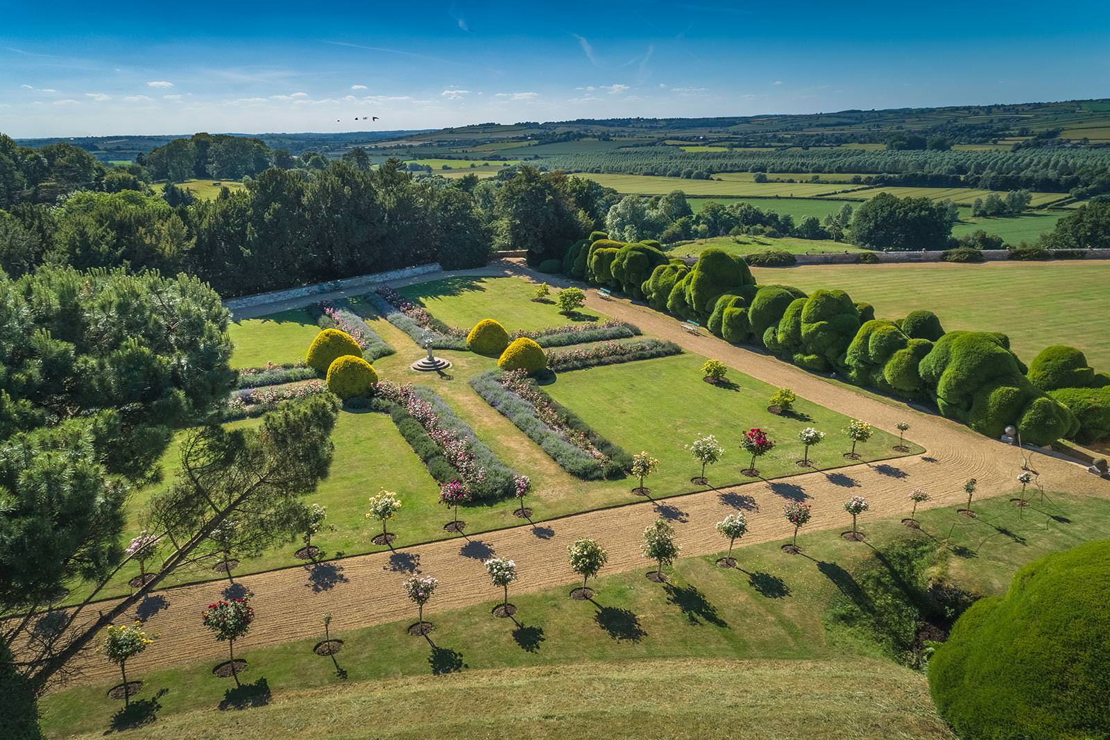 Rockingham Castle: A Visitors Guide - Rushton Hall